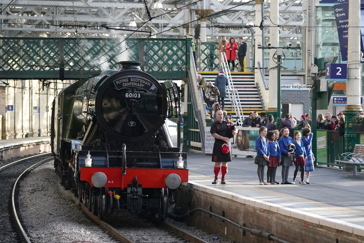 Flying Scotsman steams into Edinburgh to celebrate centenary | Heritage ...